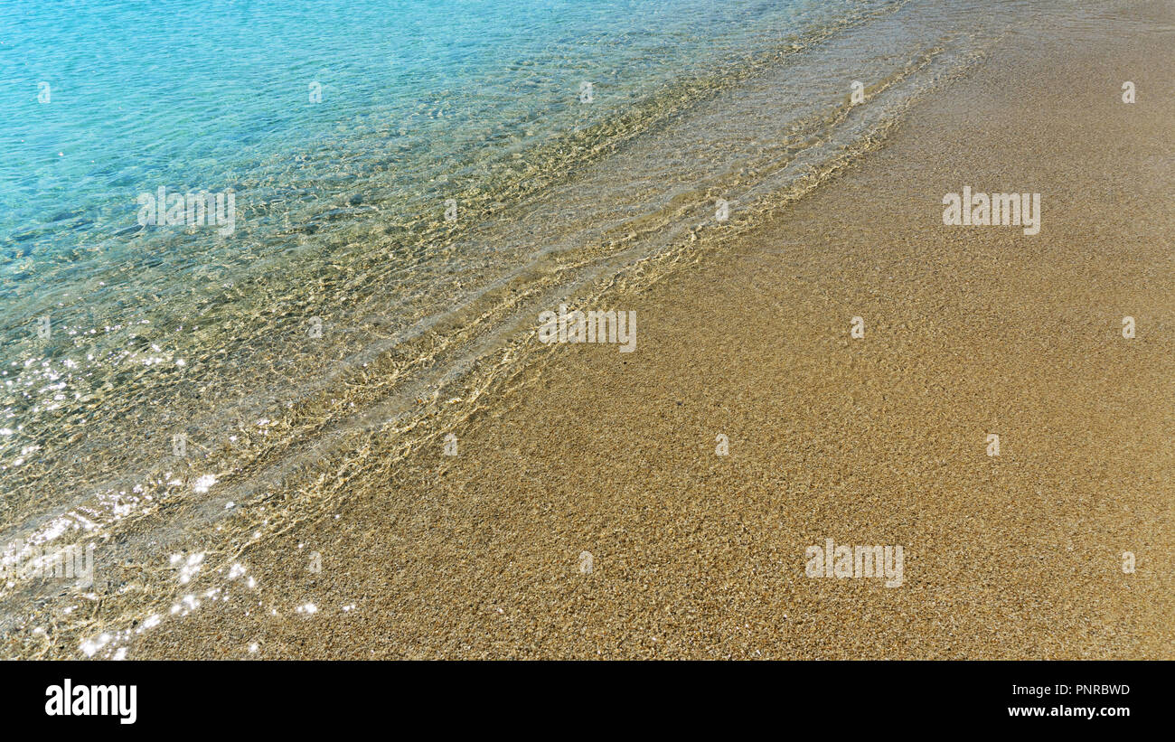 Yellow sand turquoise sea hi-res stock photography and images - Alamy