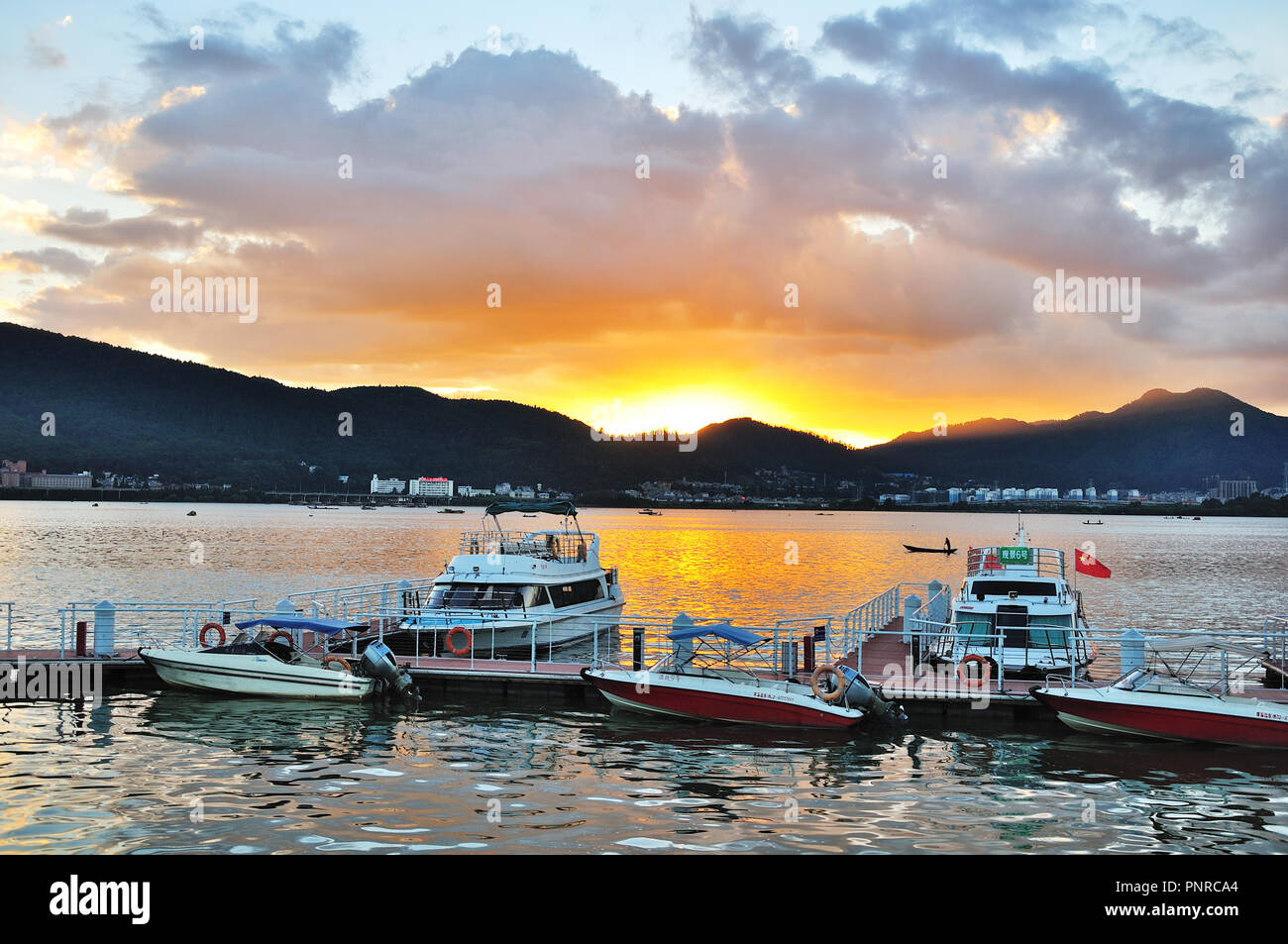 Dianchi lake hi-res stock photography and images - Alamy