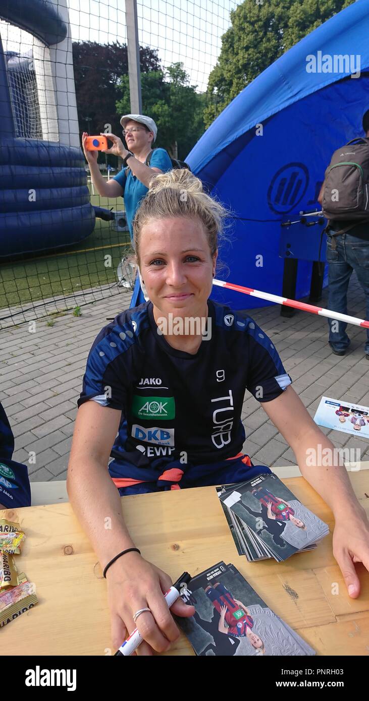 Svenja Huth's Instagram, Twitter & Facebook on IDCrawl