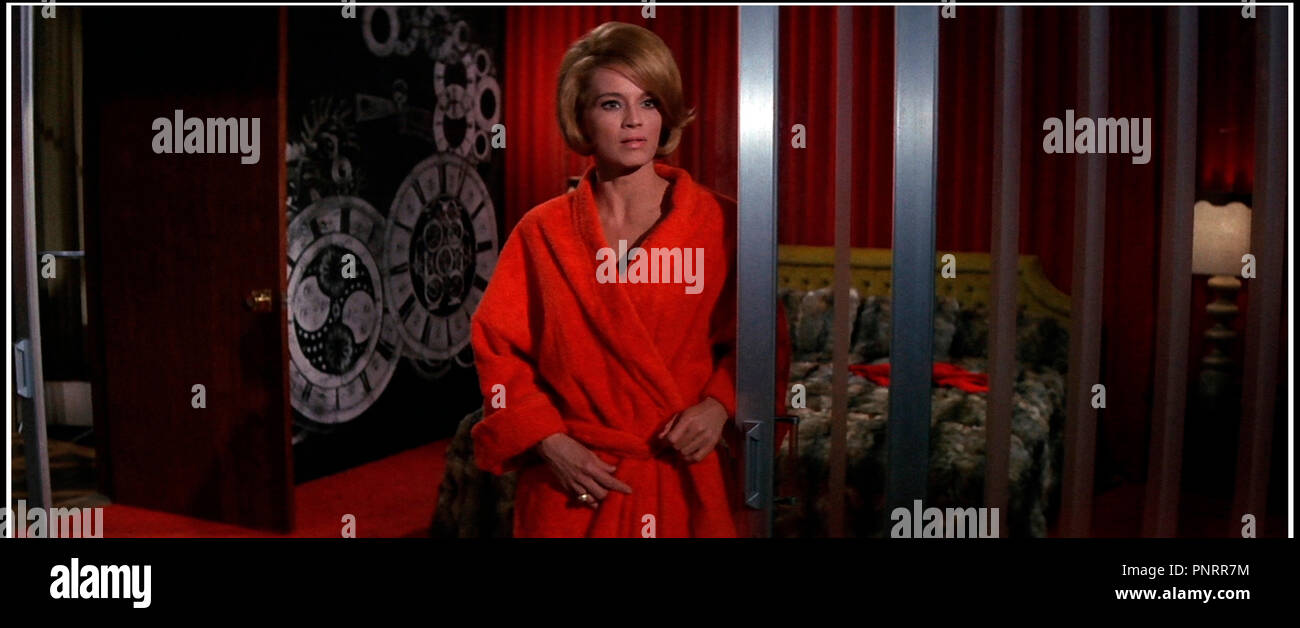 Point Blank 1967 Angie Dickinson Stock Photos & Point Blank 1967 Angie ...