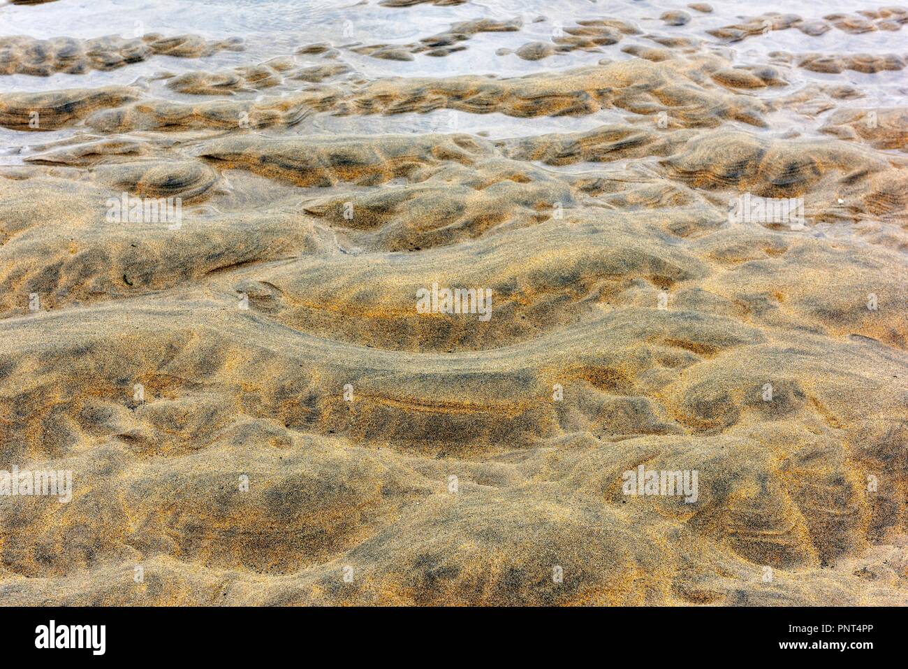 Rippled texture and pattern hi-res stock photography and images - Alamy