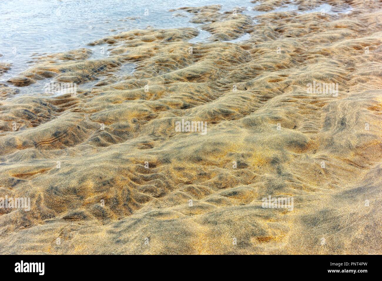 Rippled texture and pattern hi-res stock photography and images - Alamy