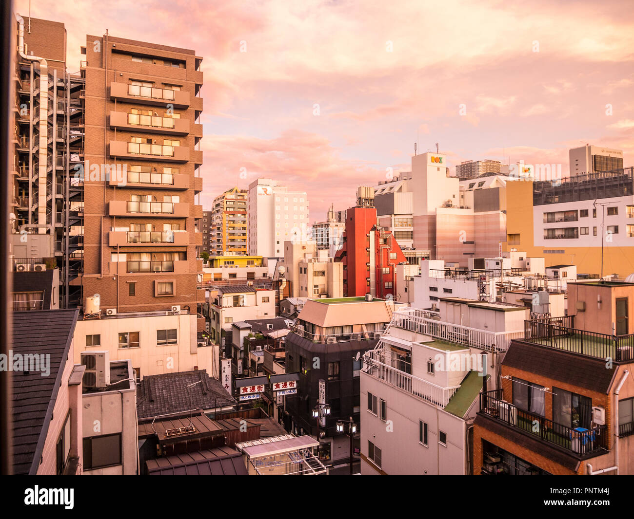 Typical japanese apartment building hi-res stock photography and images ...