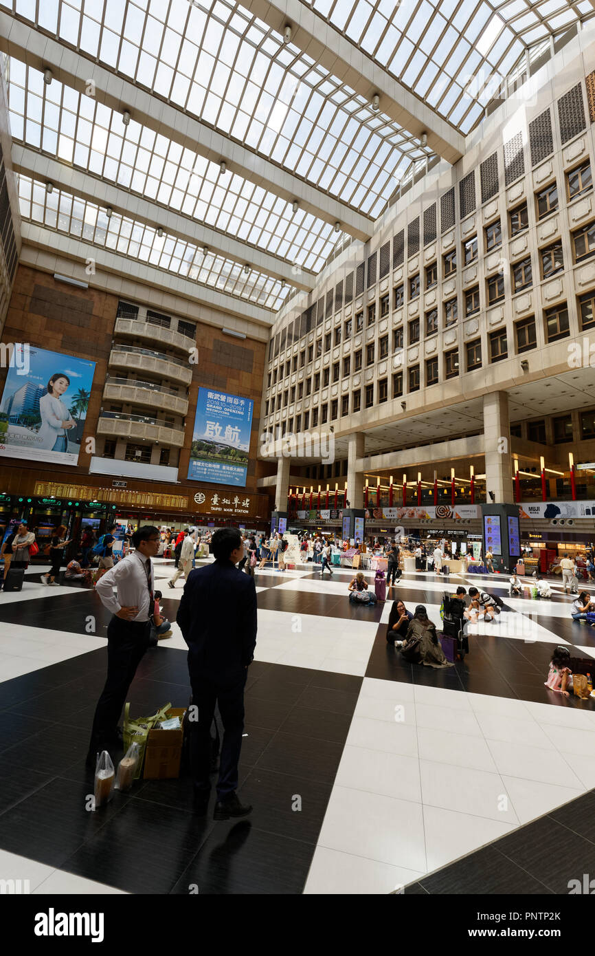 Taipei Main Railway Station Stock Photo - Alamy