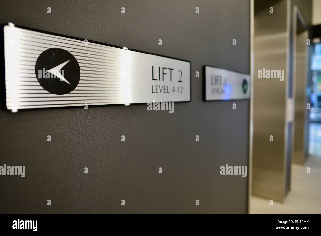 Lift 2 sign, Melbourne VIC, Australia Stock Photo - Alamy