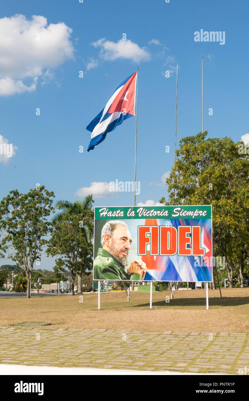 Cuba political revolution sign hi-res stock photography and images - Alamy