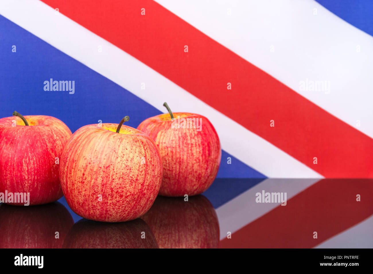 English apples hi-res stock photography and images - Alamy