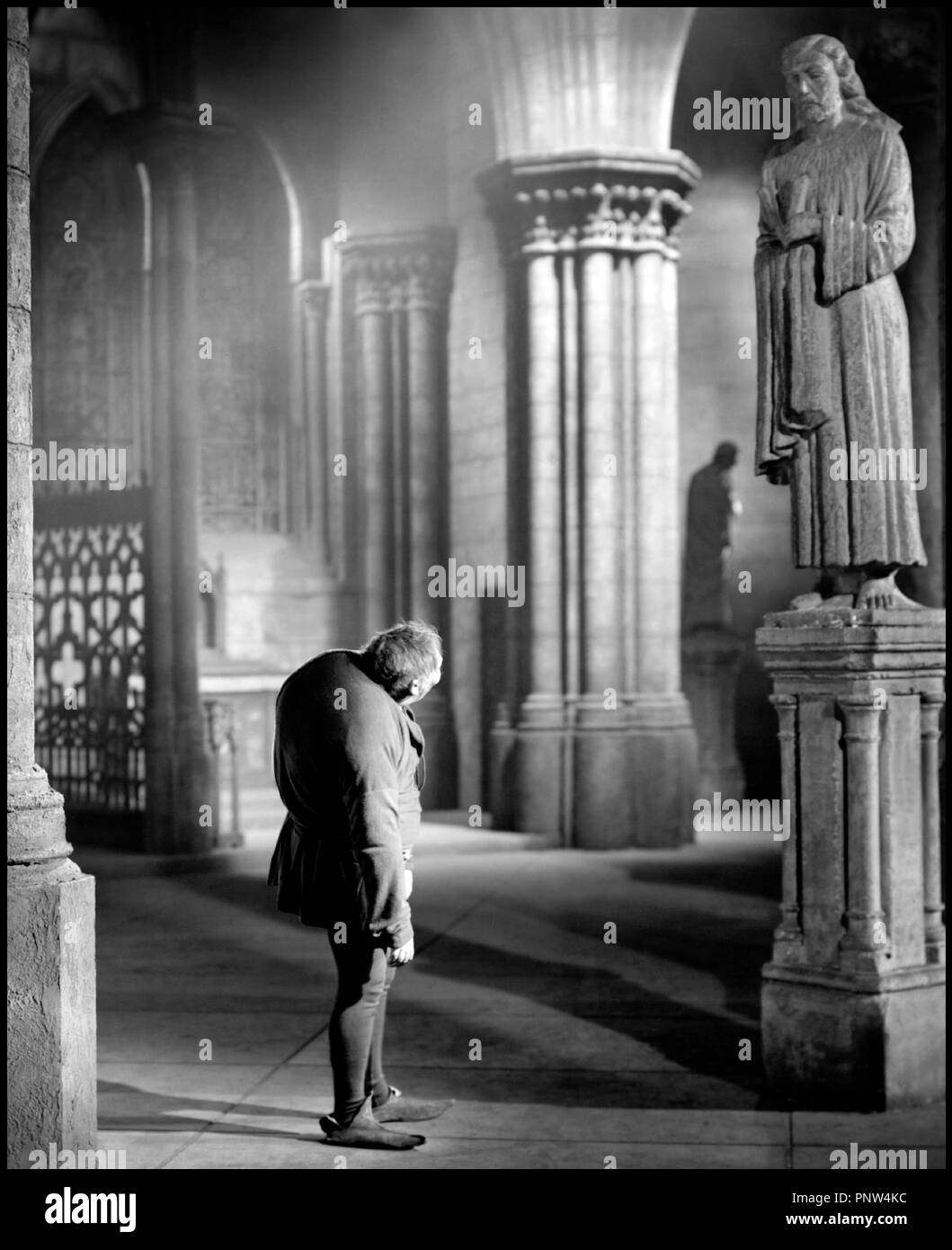 Charles Laughton Hunchback Stock Photos & Charles Laughton Hunchback ...