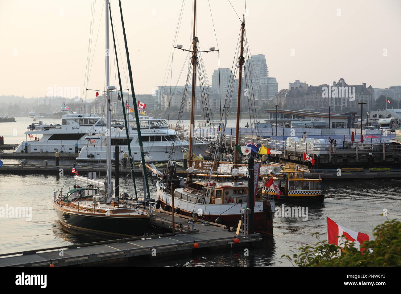 Victoria bc inner harbour hi-res stock photography and images - Alamy