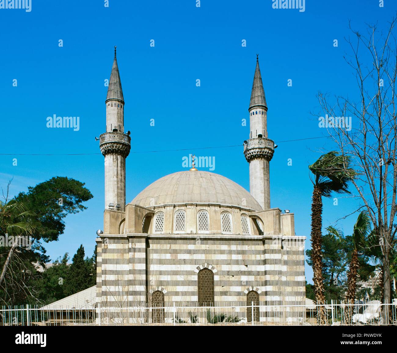 Built 1554 hi-res stock photography and images - Alamy