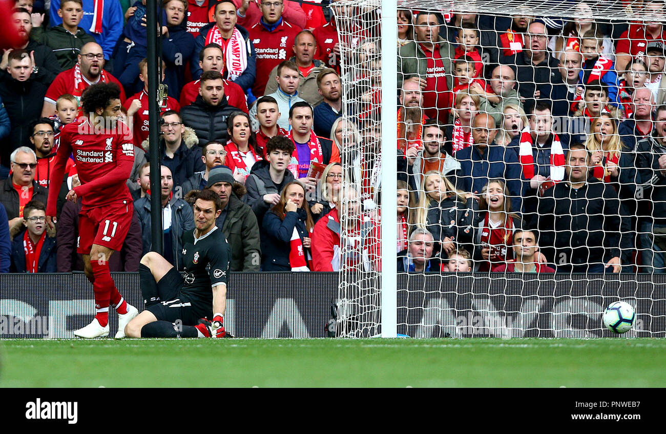 Back heel soccer hi-res stock photography and images - Alamy