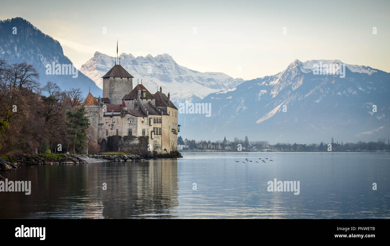 castle chillon and lake geneva Stock Photo - Alamy