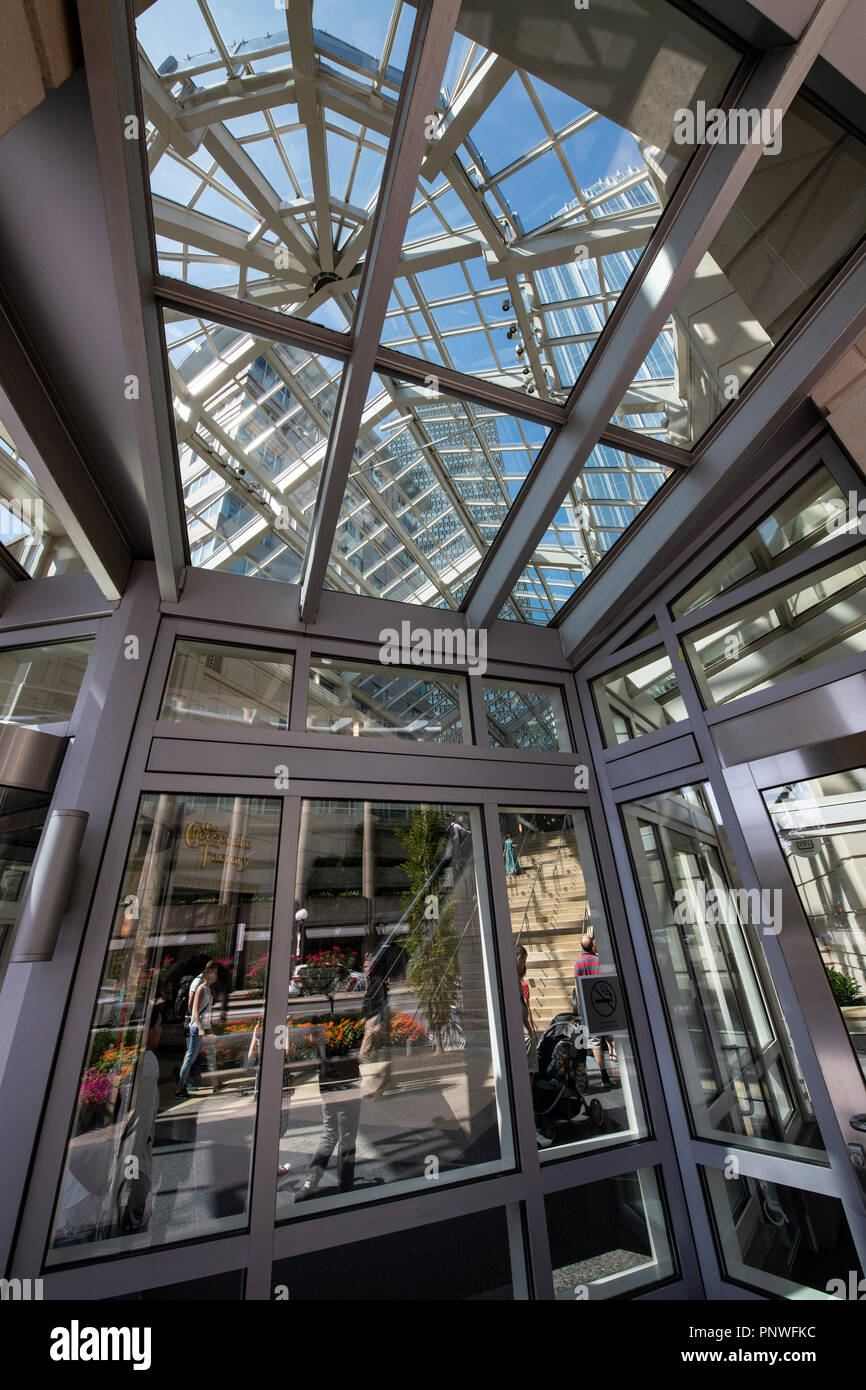 Prudential interior hi-res stock photography and images - Alamy