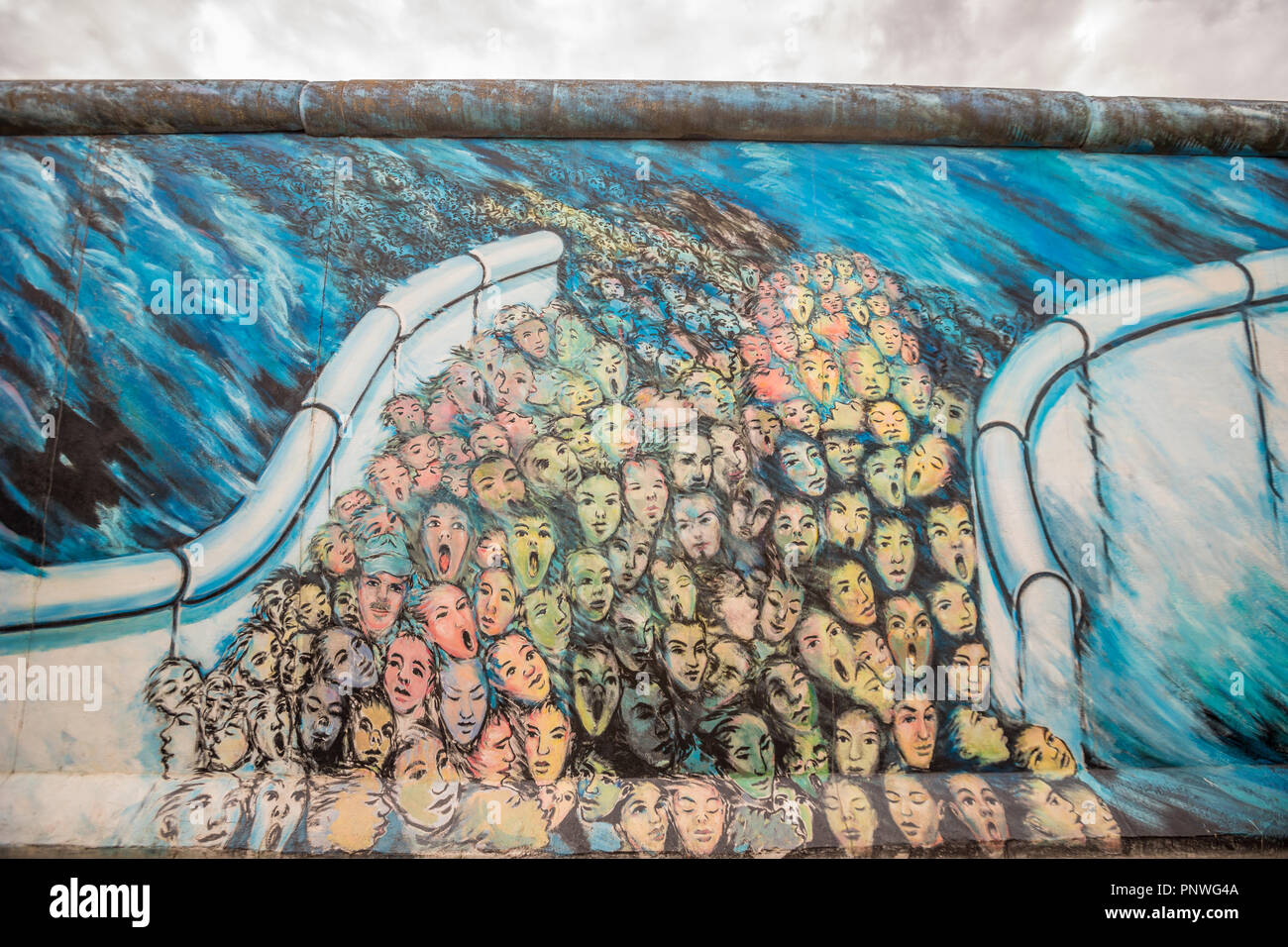 Berlin wall new york hi-res stock photography and images - Alamy