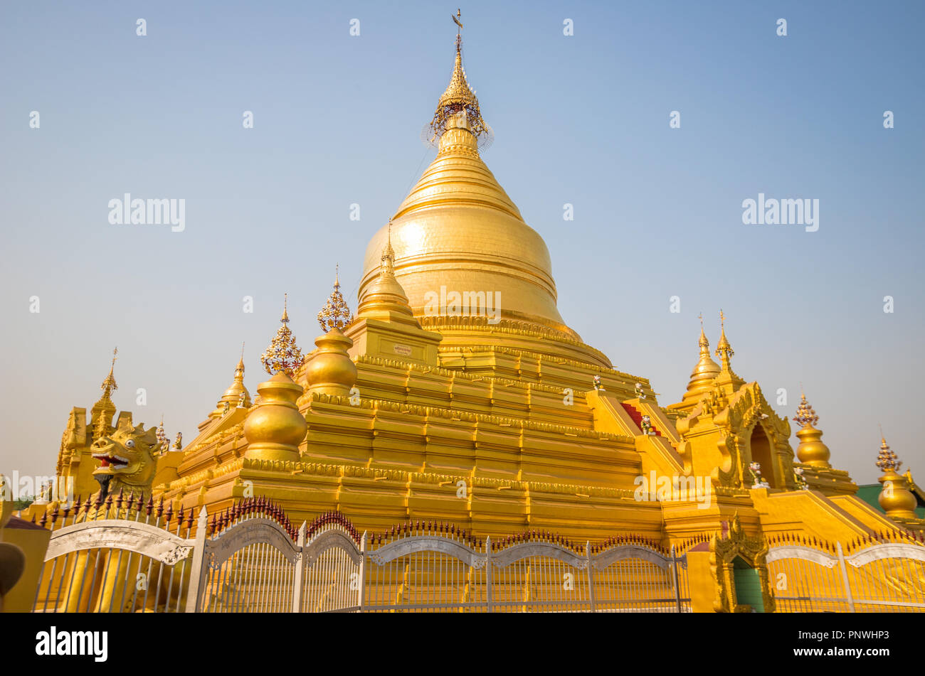Historical landmarks in burma hi-res stock photography and images - Alamy