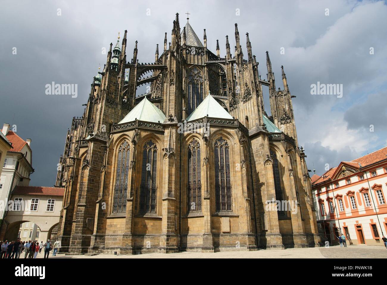 Apse with flying buttresses hi-res stock photography and images - Alamy