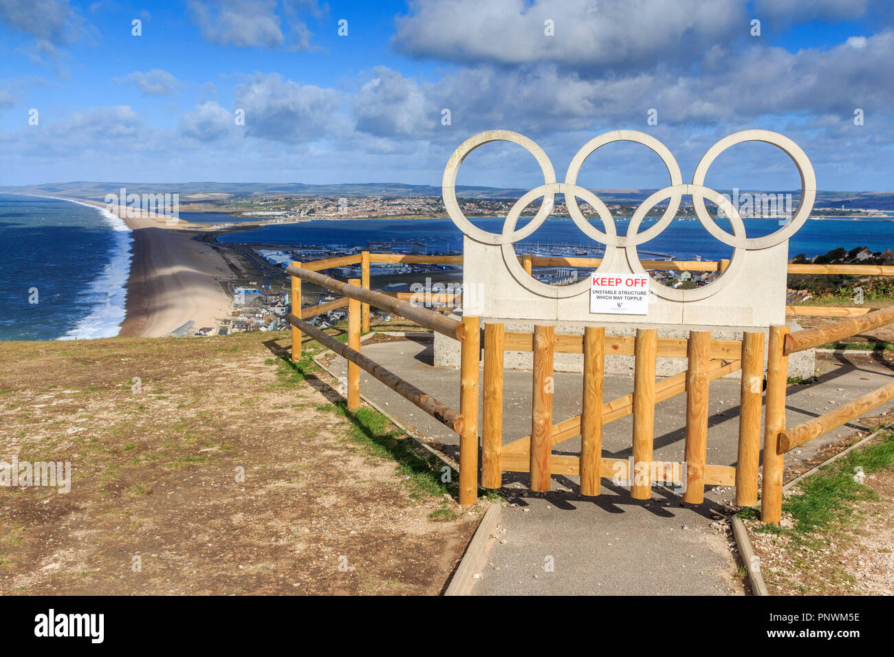 2012 olympic rings sculpture hi-res stock photography and images - Alamy