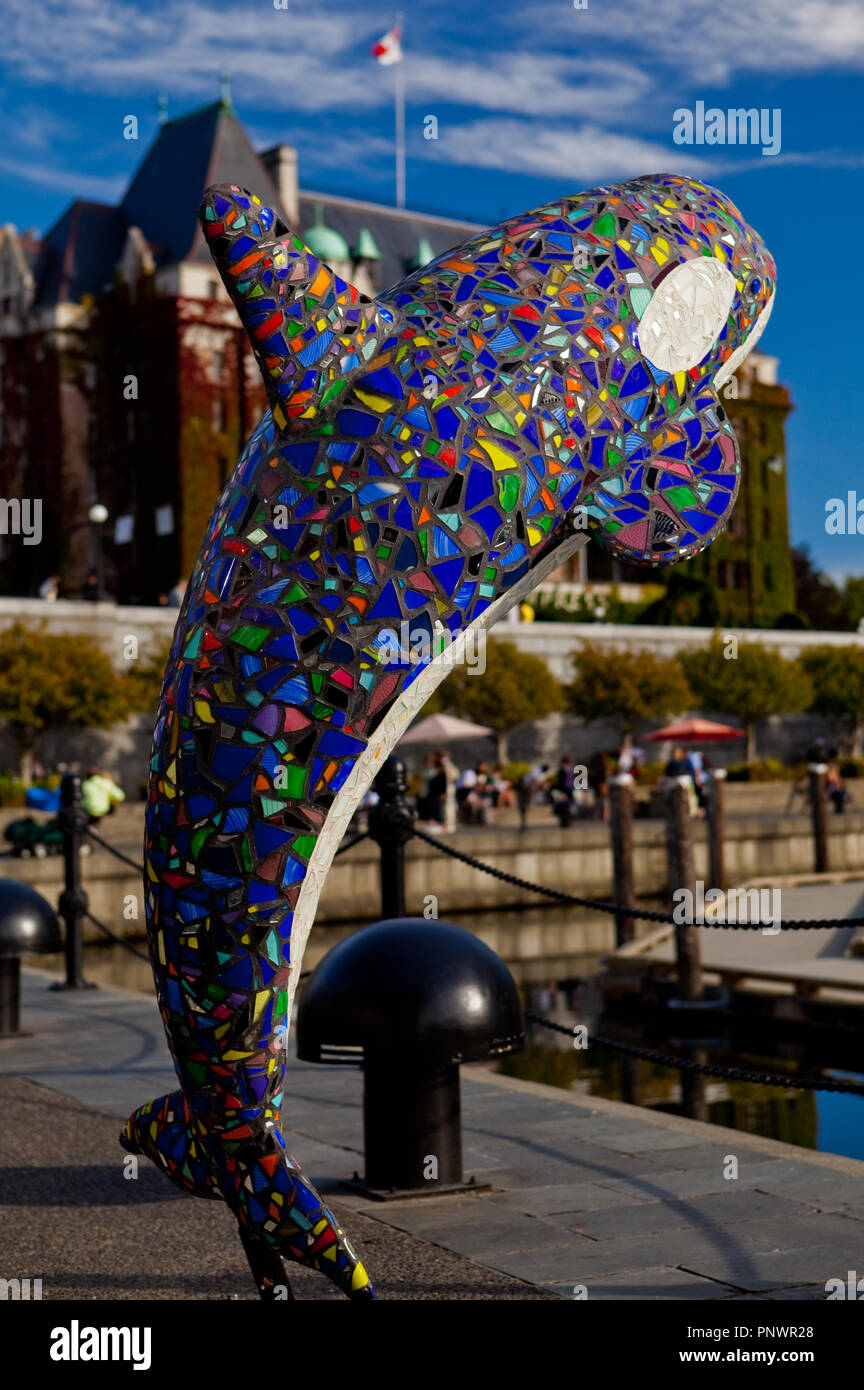 Blue whale statue hi-res stock photography and images - Alamy