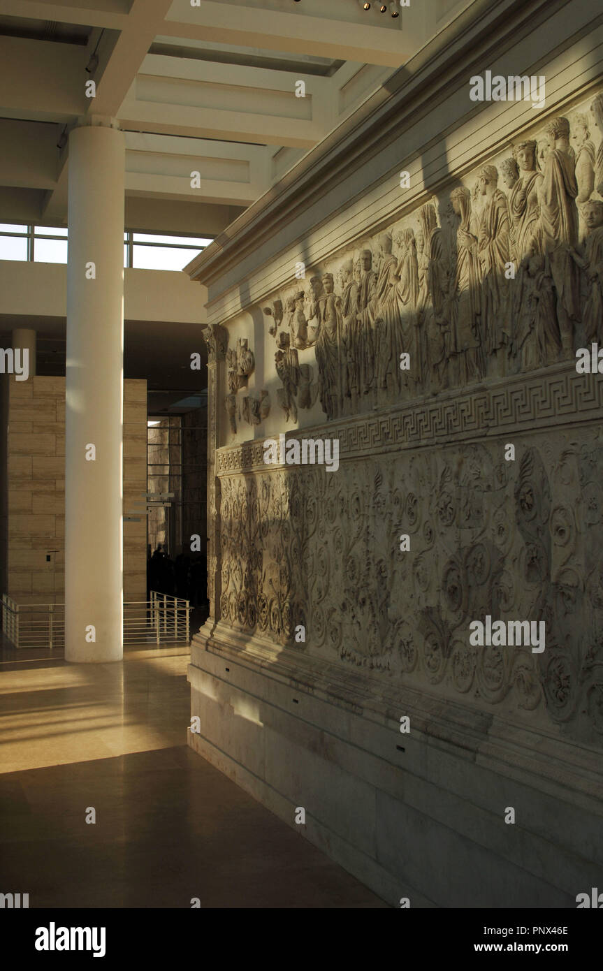 Processional frieze hi-res stock photography and images - Alamy