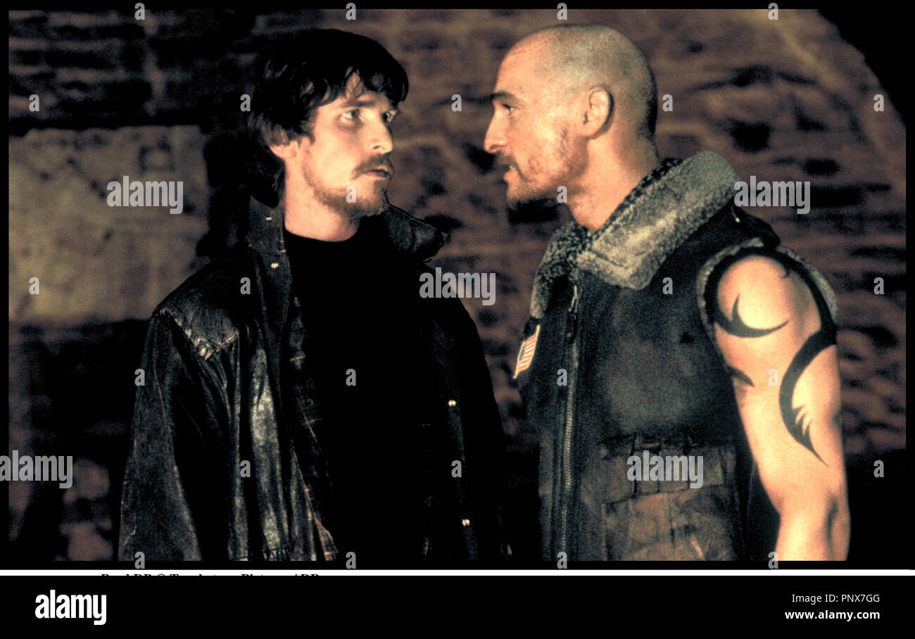 Christian Bale Reign Fire 2002 Stock Photos & Christian Bale Reign Fire ...