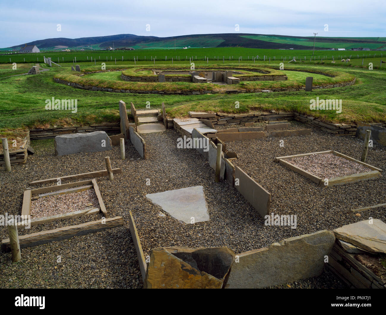 Neolithic ceremonial enclosure hi-res stock photography and images - Alamy