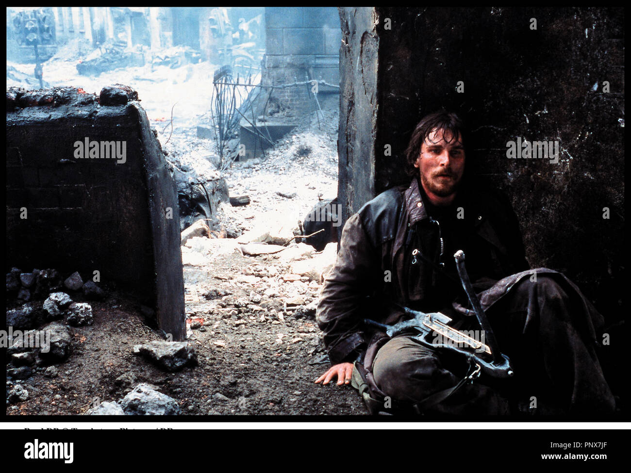 Christian Bale Reign Fire 2002 Stock Photos & Christian Bale Reign Fire ...