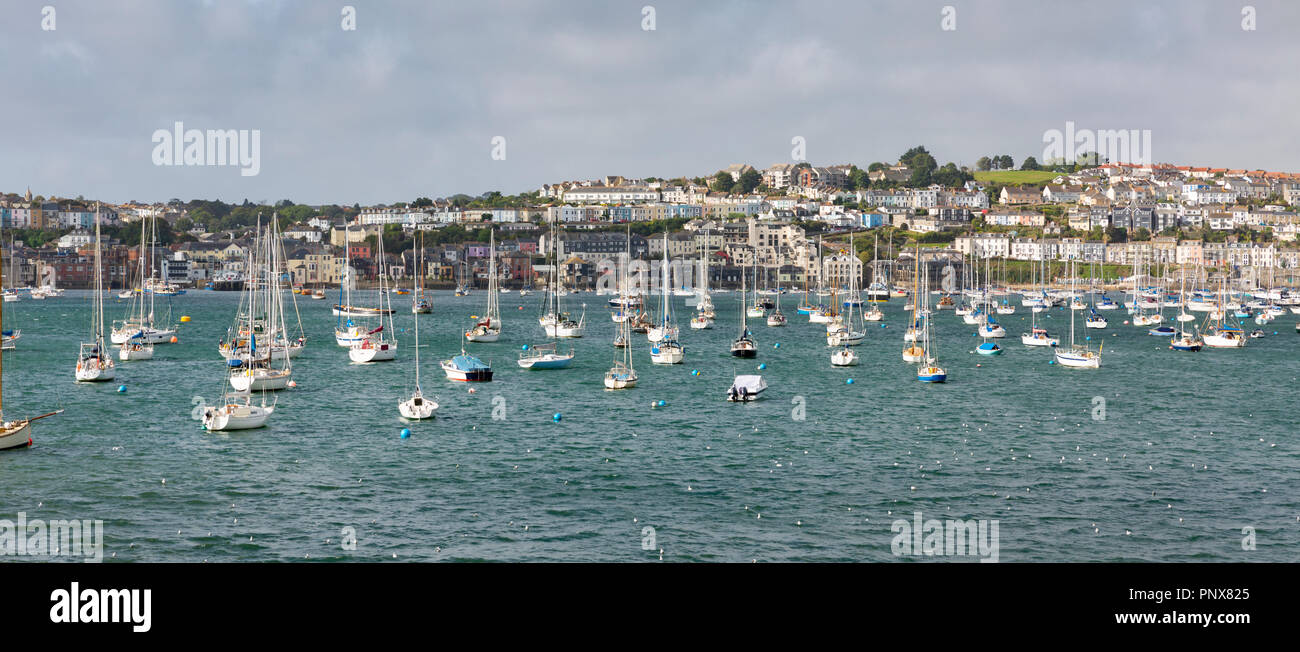 Colourful waterfront buildings hi-res stock photography and images - Alamy
