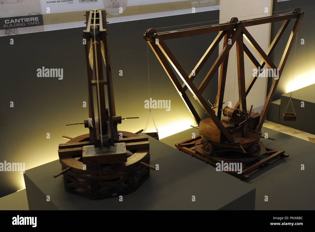 Machine. Leonardes models. Revolving cranes. 15th century. The Science ...
