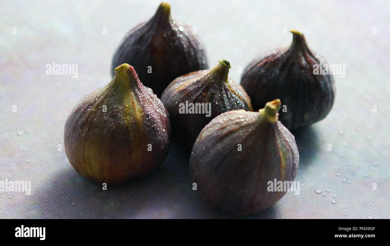 Drops figs hi-res stock photography and images - Alamy