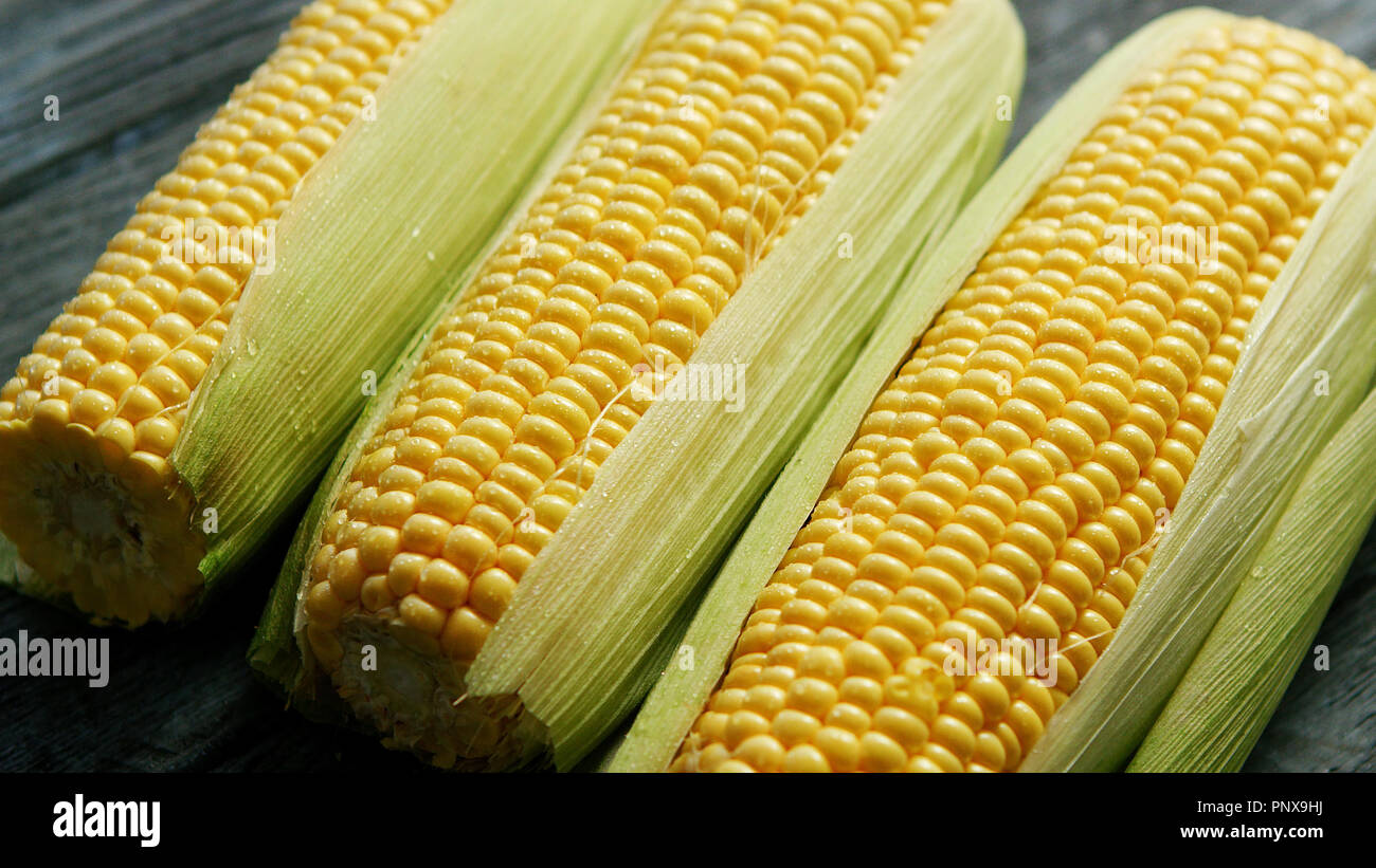 Fresh maize hi-res stock photography and images - Alamy