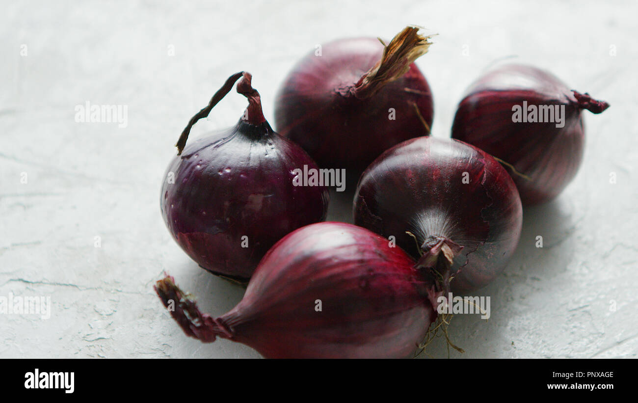 Onion bulbs hi-res stock photography and images - Alamy