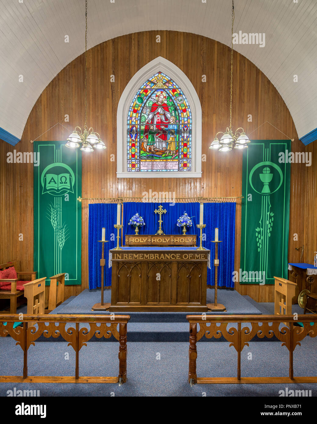 Anglican altar hi-res stock photography and images - Alamy