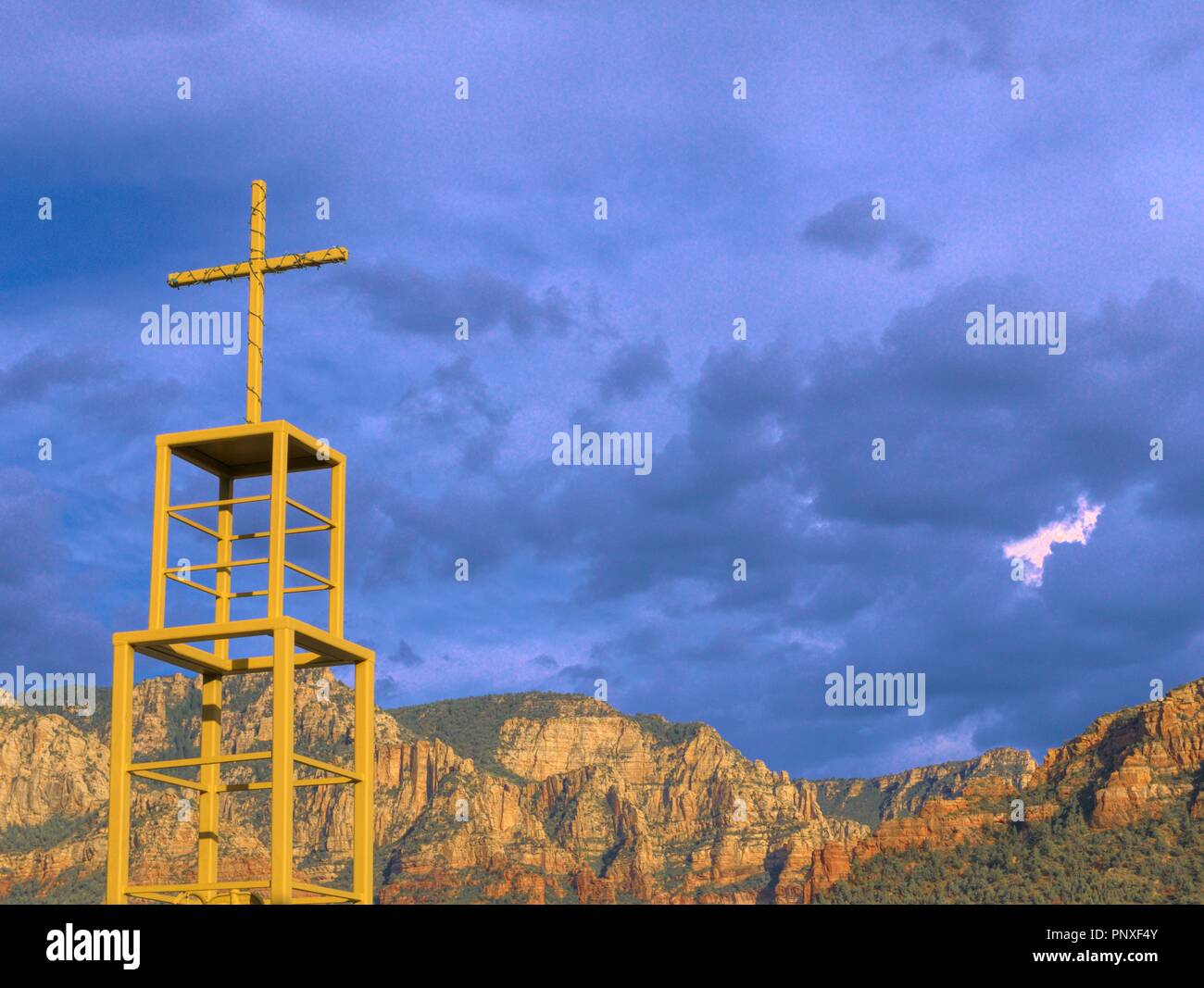 Church cross in front of a beautiful red rock mountain in Sedona ...
