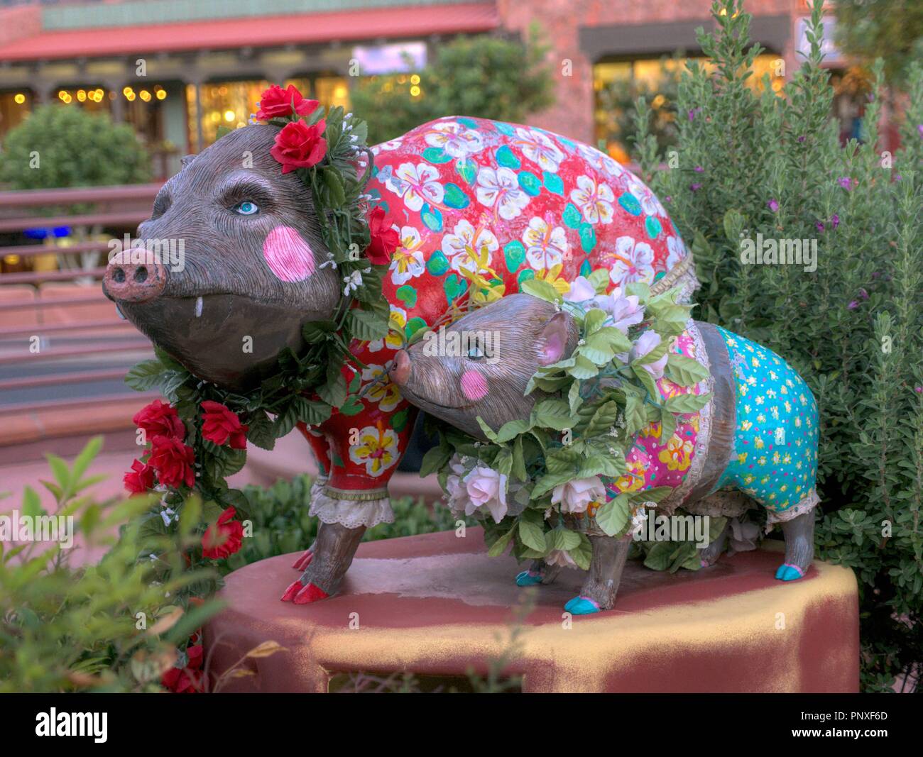 Cute colorful momma pig and piglet art in Sedona, Arizona Stock Photo ...