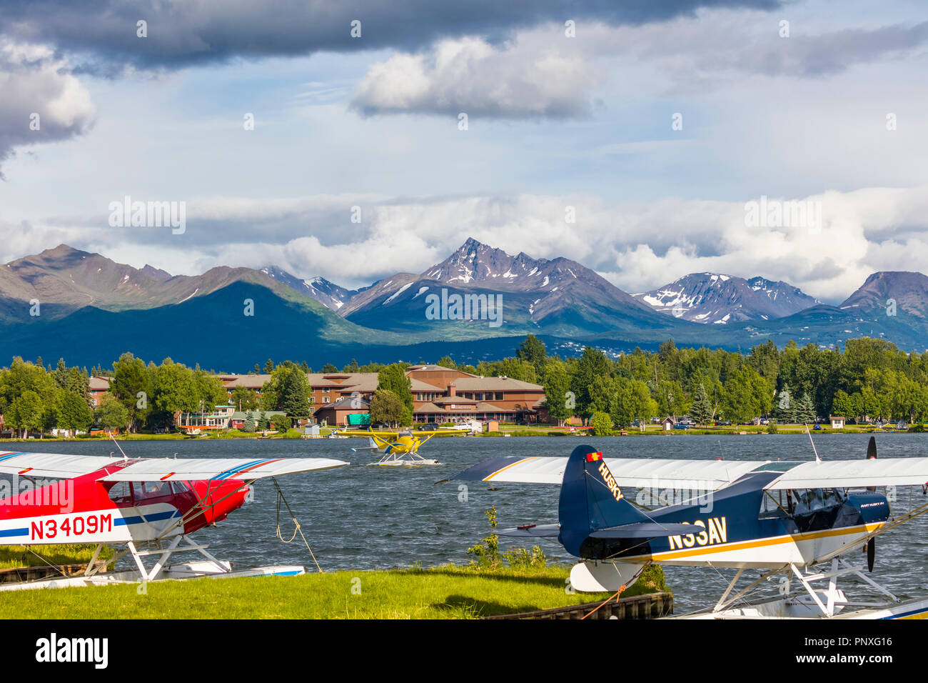 Seaplane or floatplane at Lake Hood Seaplane Base the world's busiest ...