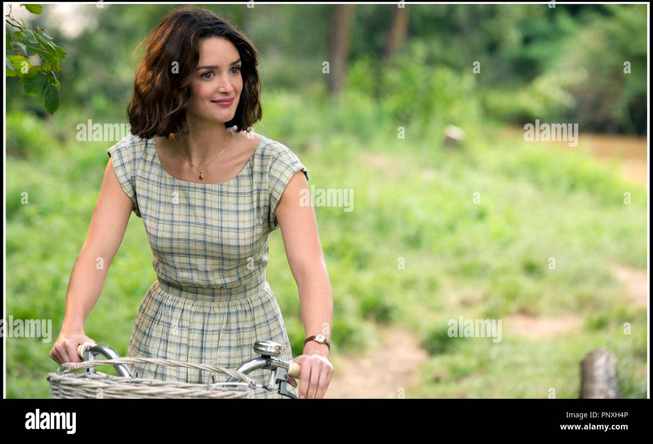 Charlotte Le Bon Stock Photos & Charlotte Le Bon Stock Images - Alamy