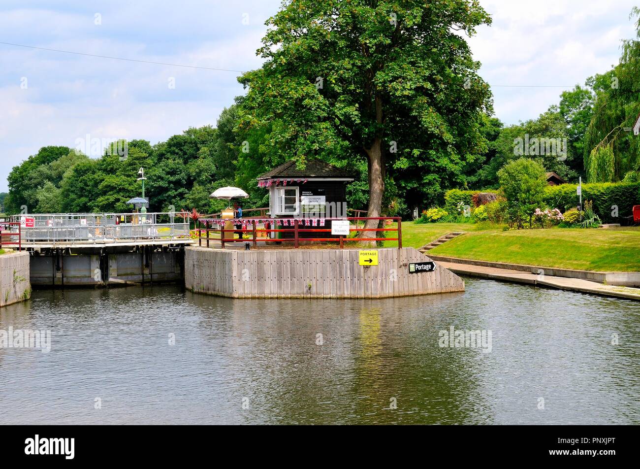 River Thames Lock Stock Photos & River Thames Lock Stock Images - Alamy