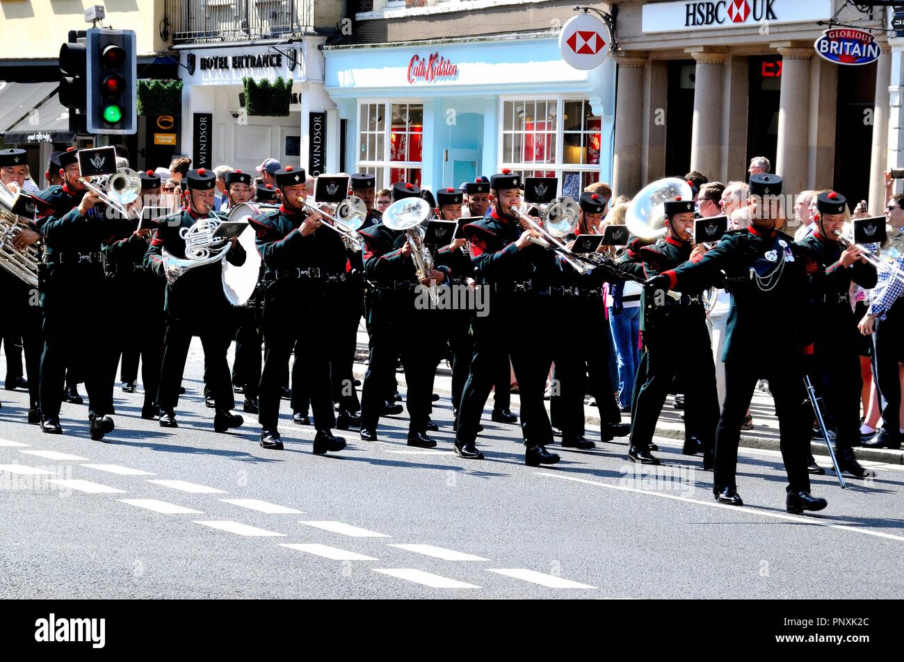 Windsor castle guard hi-res stock photography and images - Alamy