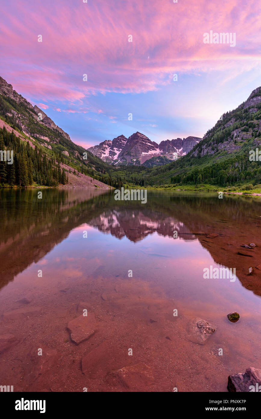 Purple Sunset at Maroon Bells - A spring purple sunset at Maroon Lake ...