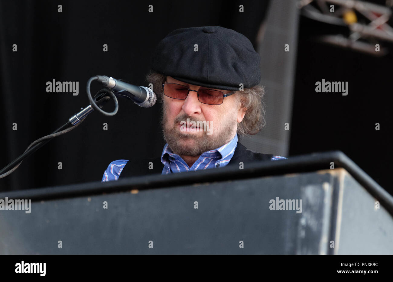 Chas Hodges of English Rockney duo Chas 'n Dave performing at Common ...