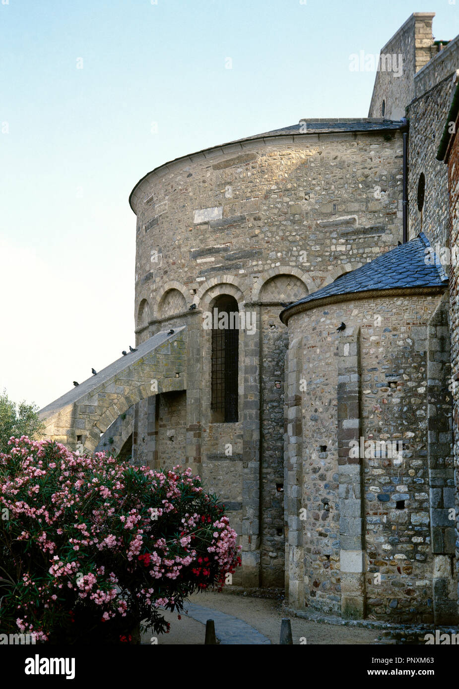 Semicircular apses hi-res stock photography and images - Alamy