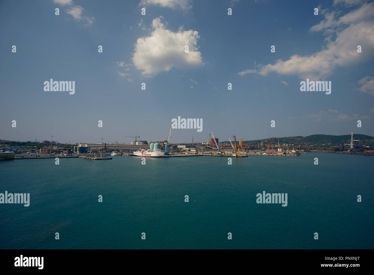 Porto di piombino hi-res stock photography and images - Alamy