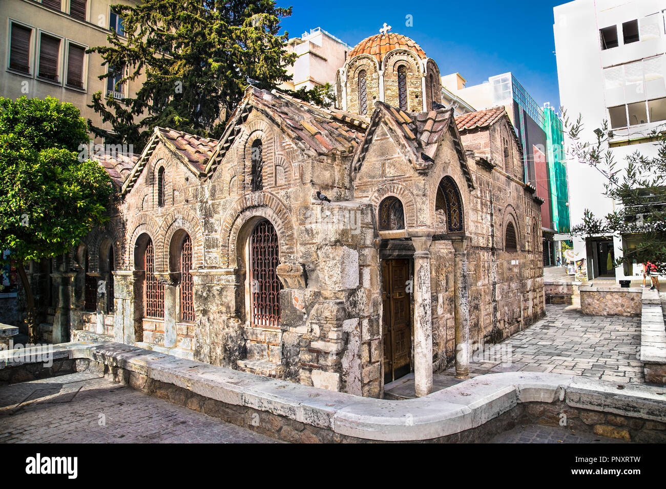 Church of Panaghia Kapnikarea side view on Emrou street in Athens ...