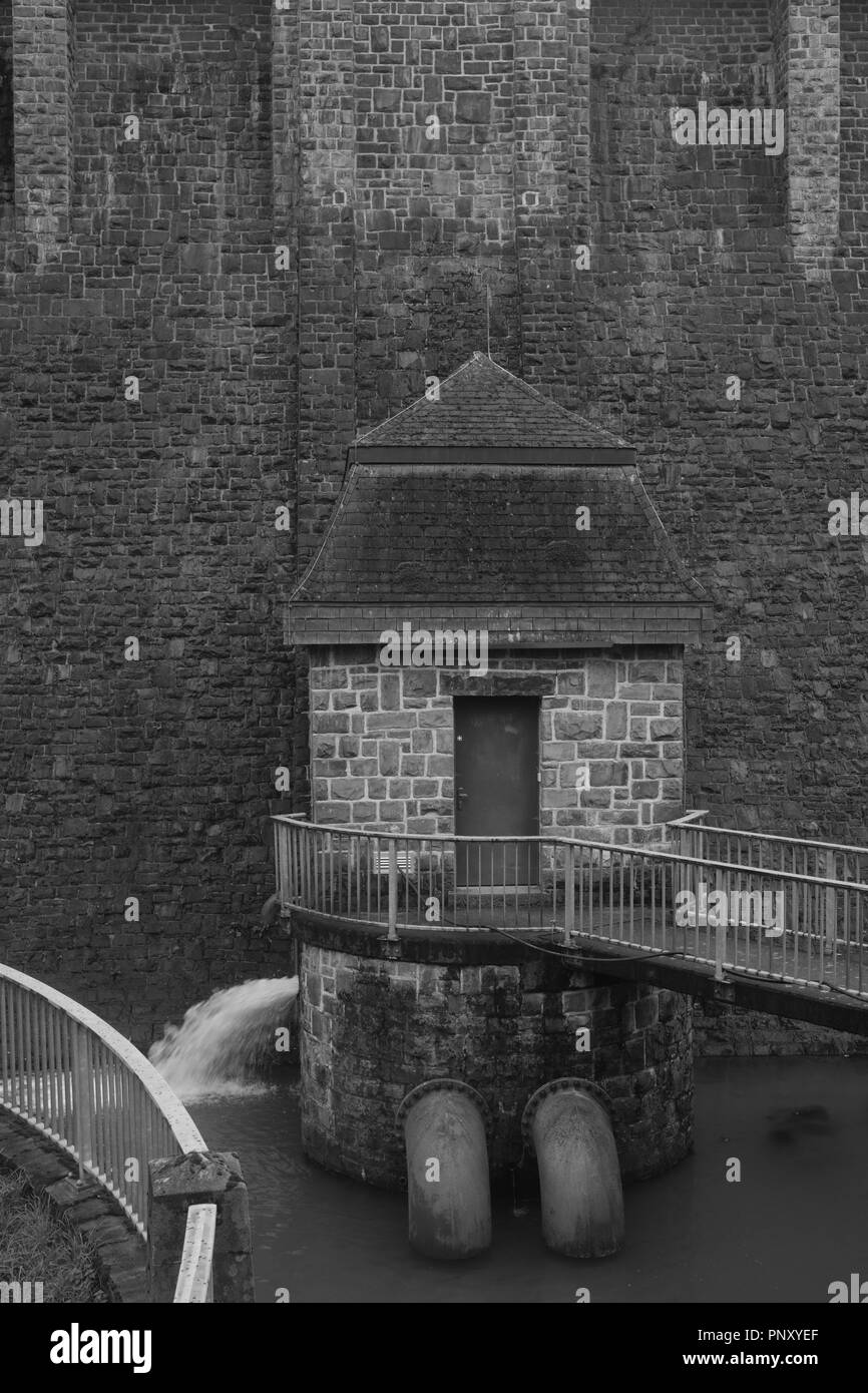 Talsperre hi-res stock photography and images - Alamy