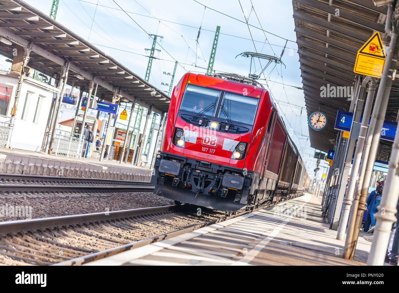 Very good rail station hi-res stock photography and images - Alamy
