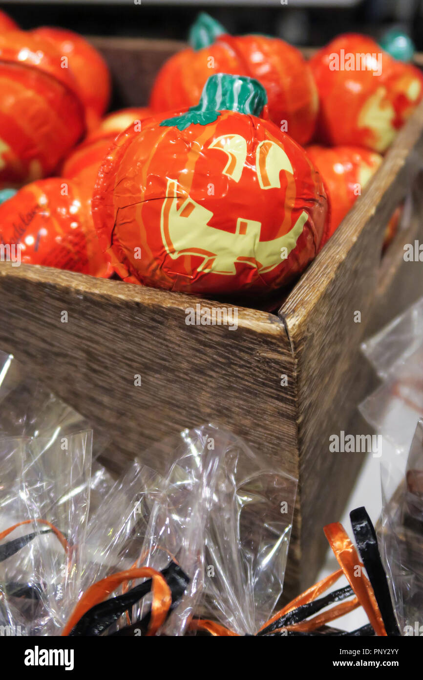 Chelsea Market is a Food Hall and Shopping Mall in Chelsea, NYC, USA ...