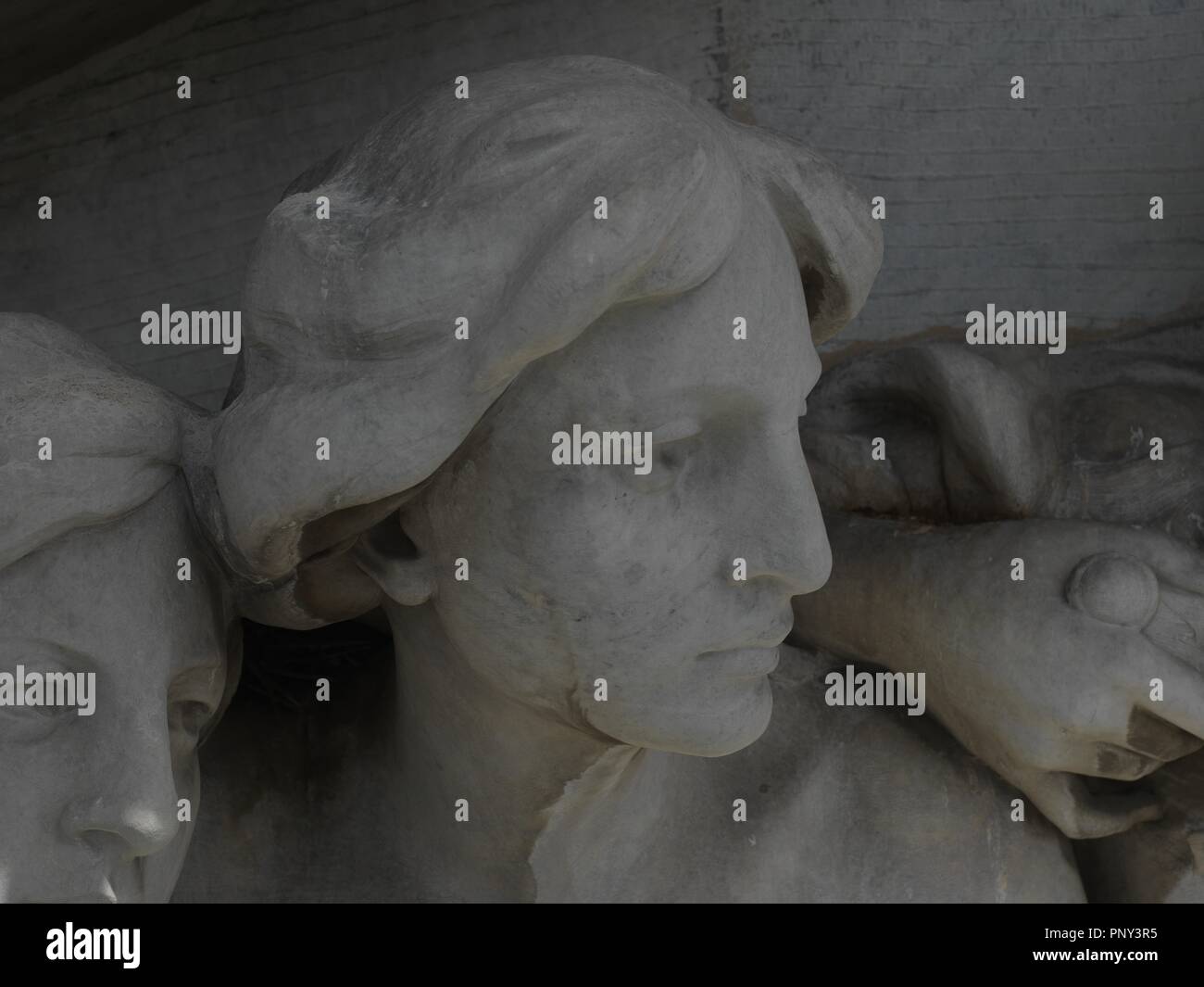 SCULPTURES OF THE FACADE OF THE NATIONAL LIBRARY Stock Photo - Alamy