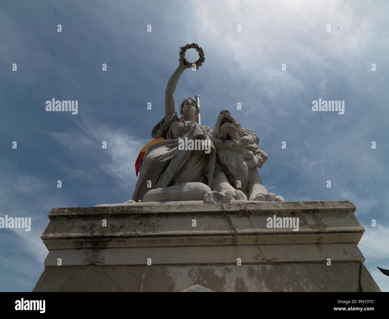 SCULPTURES OF THE FACADE OF THE NATIONAL LIBRARY Stock Photo - Alamy