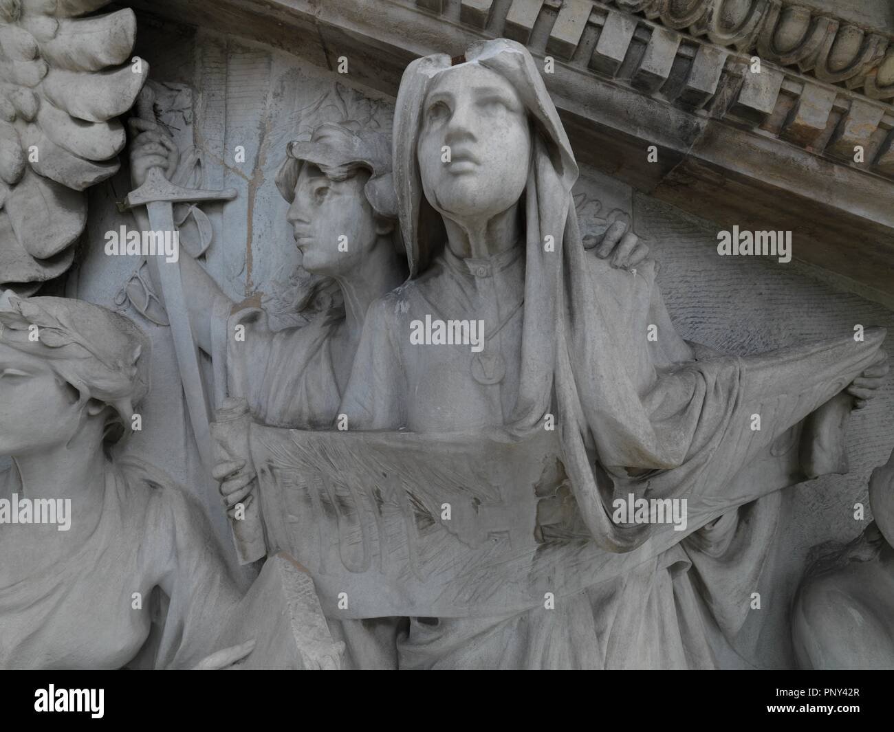 SCULPTURES OF THE FACADE OF THE NATIONAL LIBRARY Stock Photo - Alamy