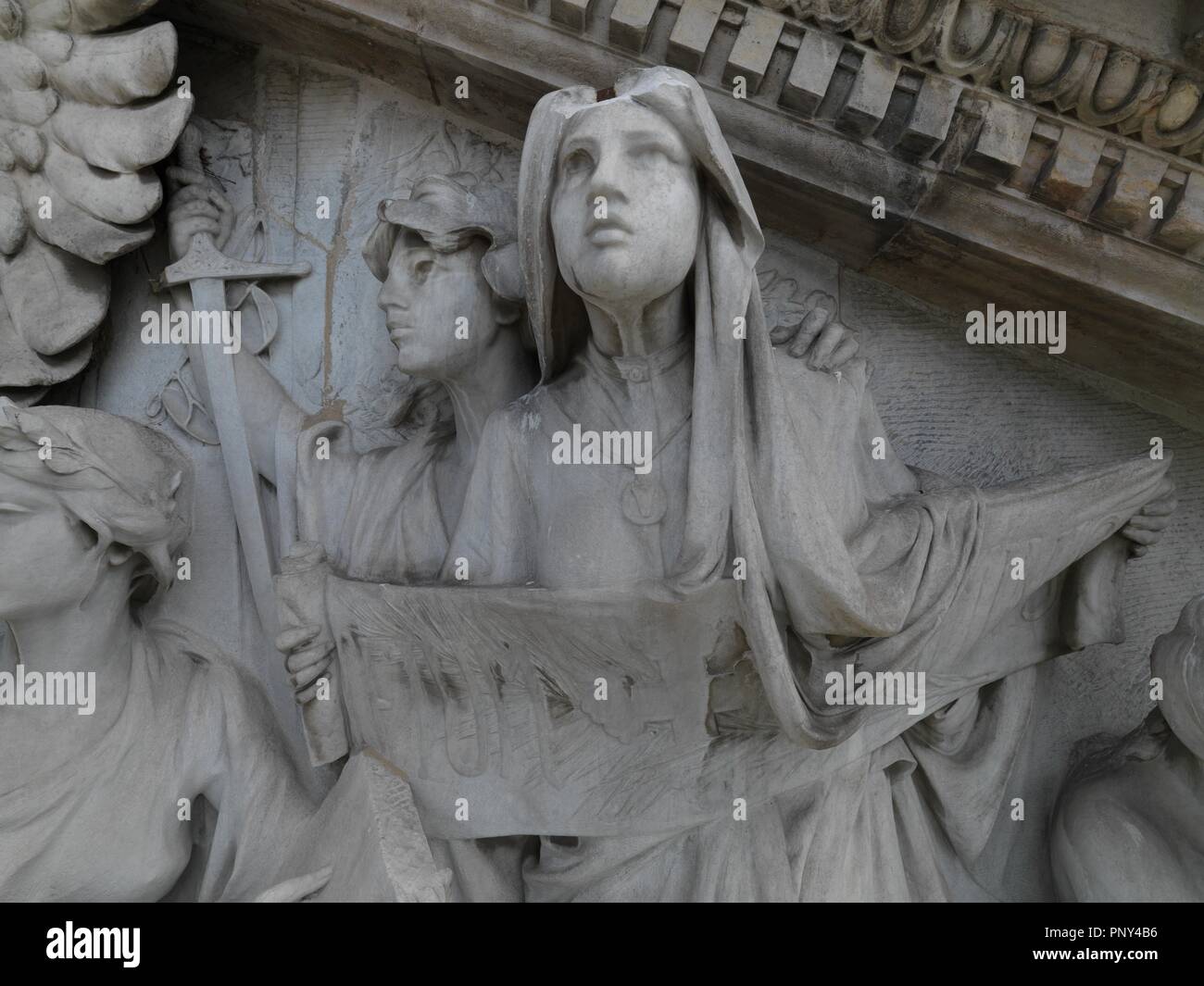 SCULPTURES OF THE FACADE OF THE NATIONAL LIBRARY Stock Photo - Alamy